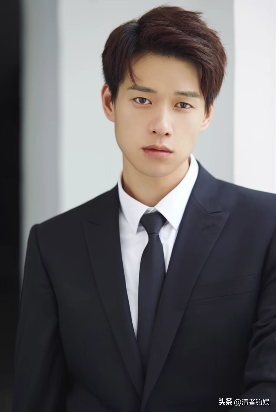 The peerless good man Wei Daxun! Being called ugly by Yinger and being ...