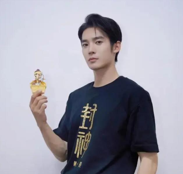 Yu Shi kept her long hair for two years just to portray a character in ...