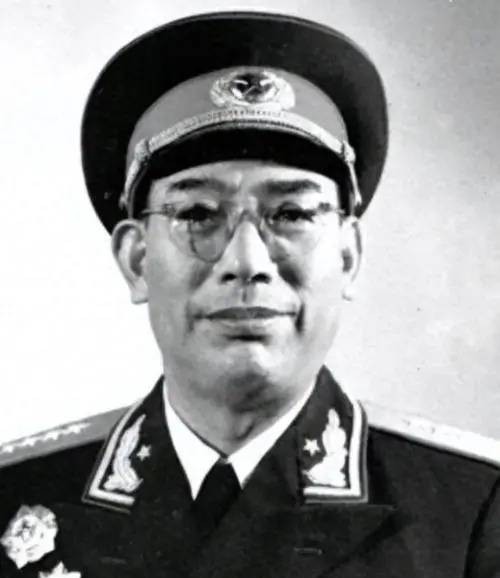 When the military ranks were awarded in 1955, why was Xu Guangda able ...