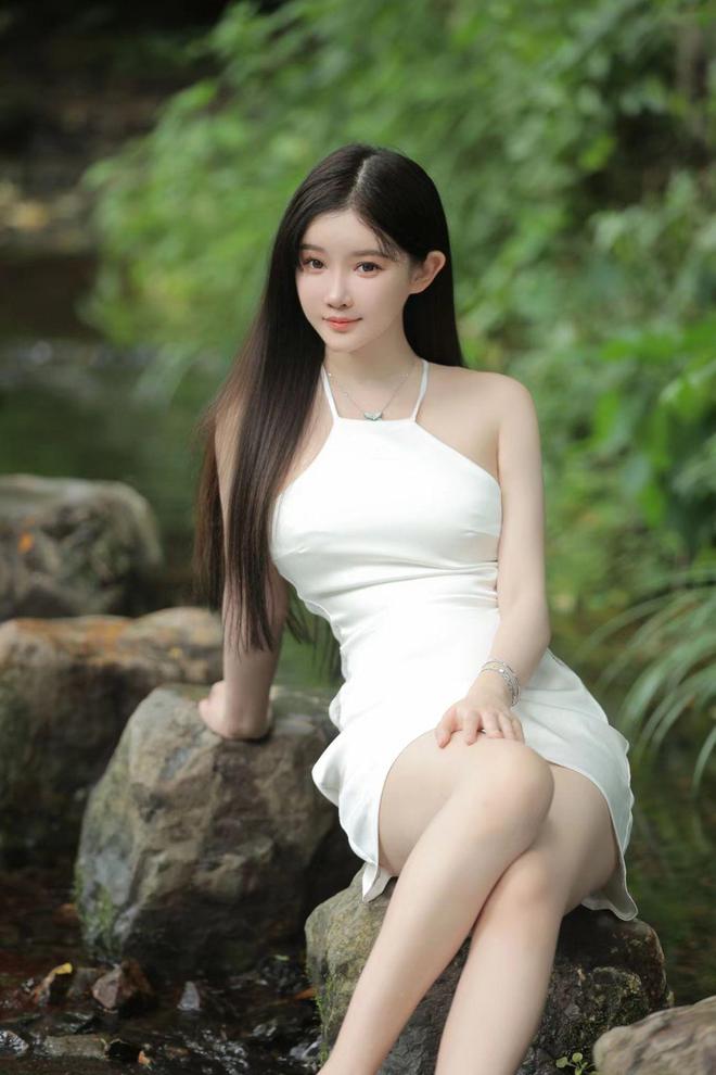 Sun Xinya exposes the forest pure white series of photos - iNEWS