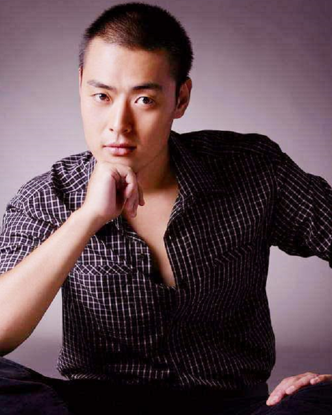 Zhang Tong, why did he "fall down" like this? - iNEWS