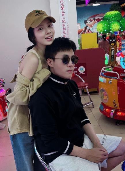 Du Chun and his wife are in the same frame sweetly, Wang Can is praised ...