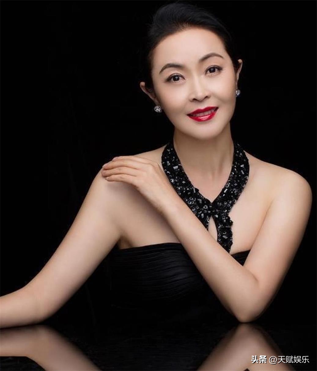 Actress Fang Xiaoli who played Sun Yan in the TV series "Workplace is a ...
