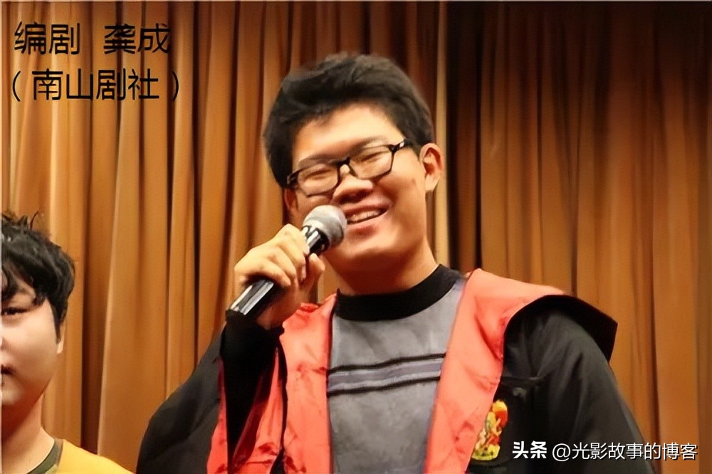 Deng Meng: Comments on Zhang Yimou's film "The Big Red Lantern" - iNEWS