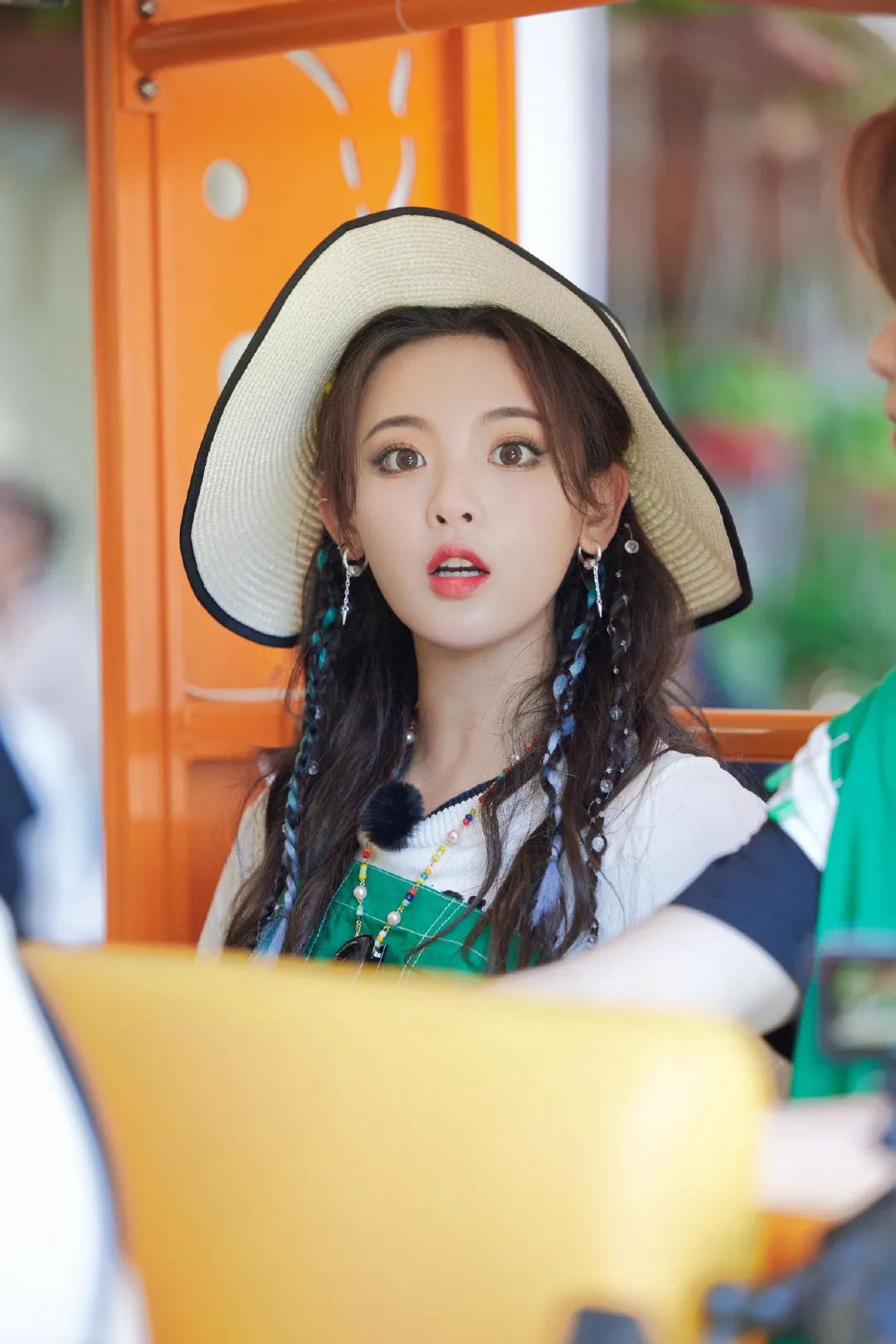 The cute, beautiful and lovely Yang Chaoyue is really loved by everyone ...