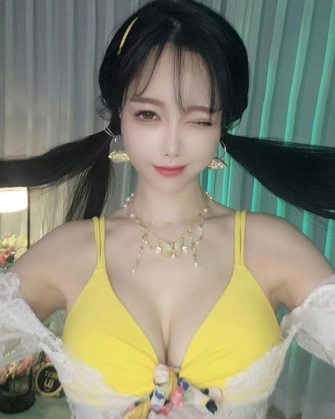 Han Min Young's Multiple Mashup Show - iNEWS