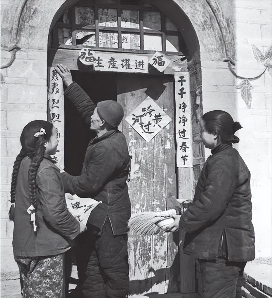 Old photos: What was busy during the Spring Festival in the 1950s - iMedia