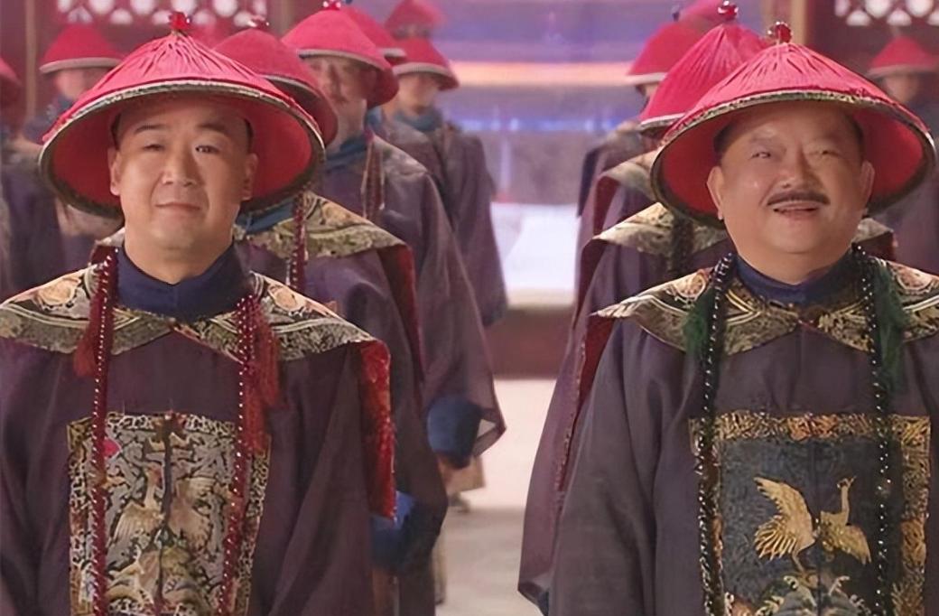 He Shen's handwritten memorials are better than calligraphers, and his ...