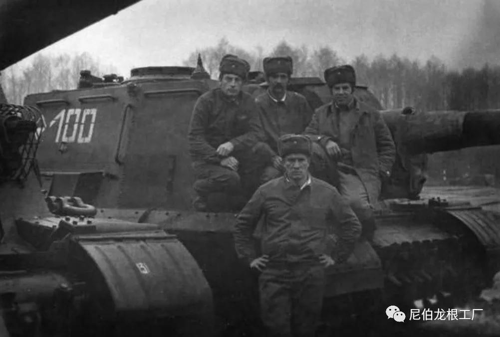 Nuclear wasteland: ISU-152 tank for the aftermath of Chernobyl - iNEWS