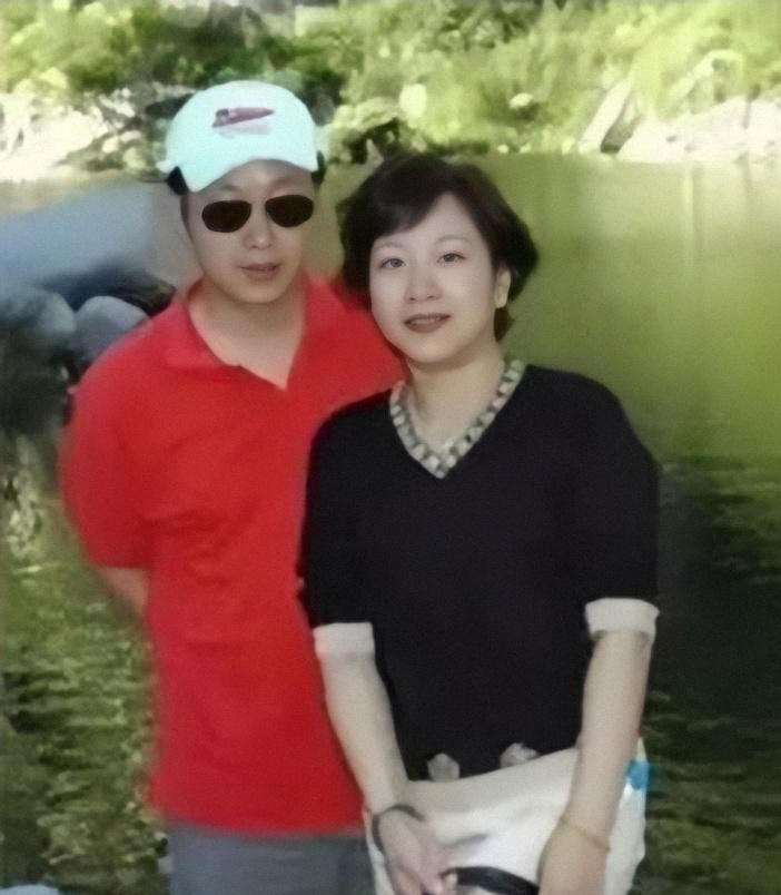 Seven years after Luo Jing's death, his wife remarried a wealthy ...