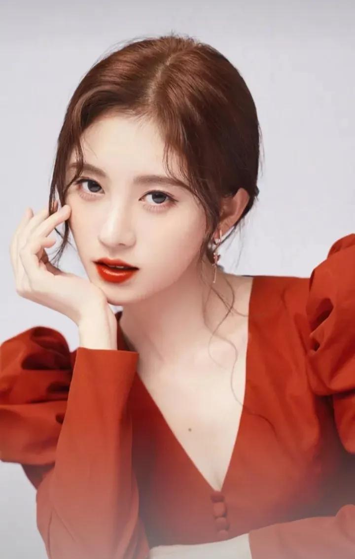 girl who loves to read poetry - iNEWS