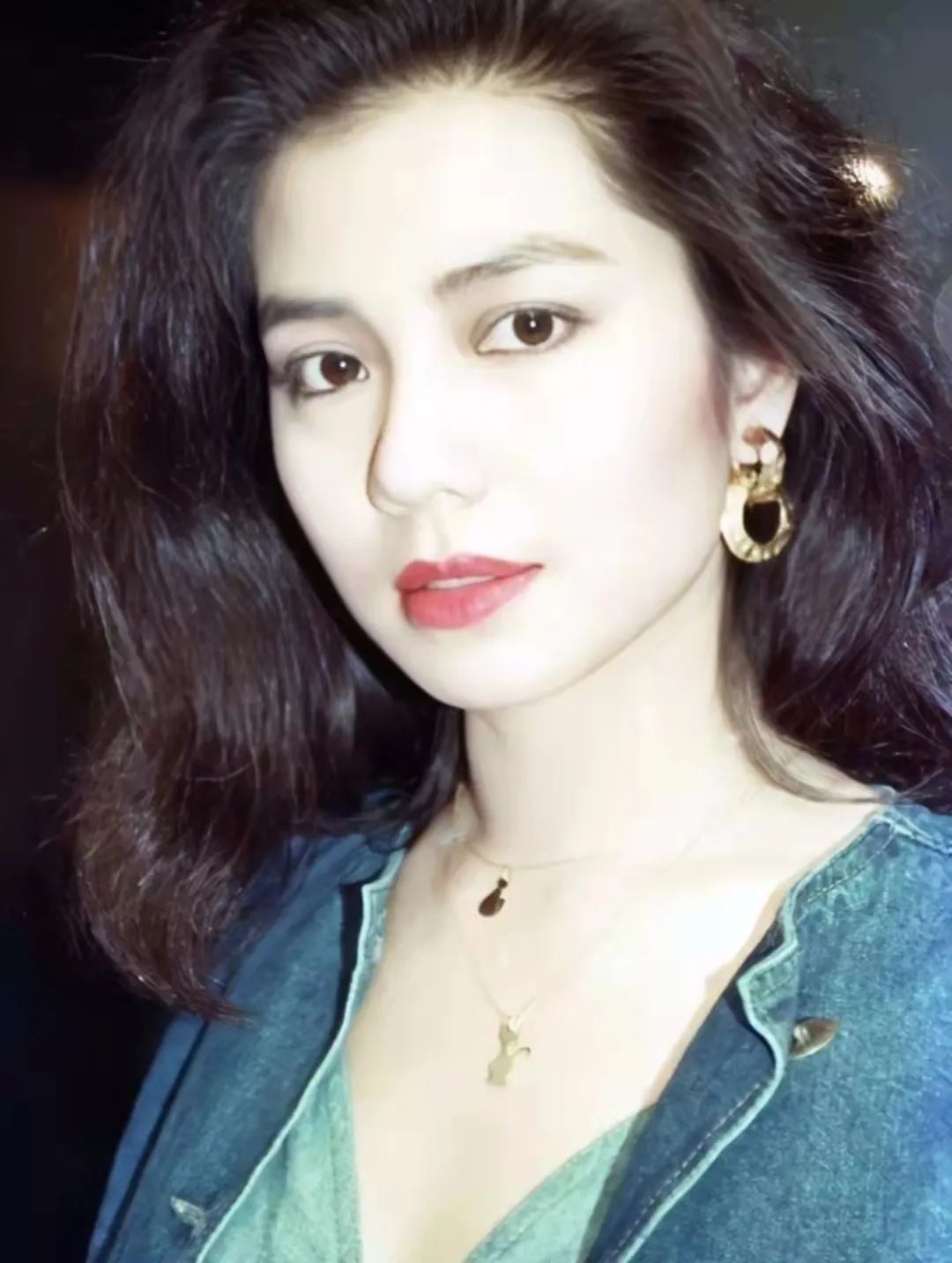 When she was young, Leslie Cheung said that she turned all living ...