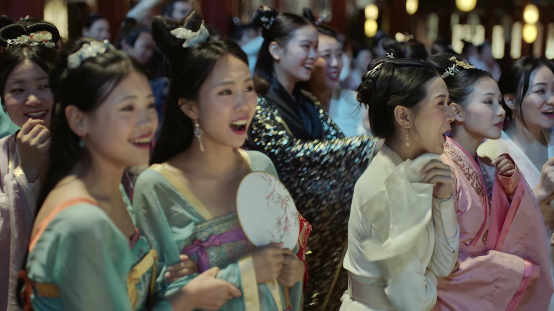 Celebrating more than a year: Fan Xian returned to the world, Lin Waner ...