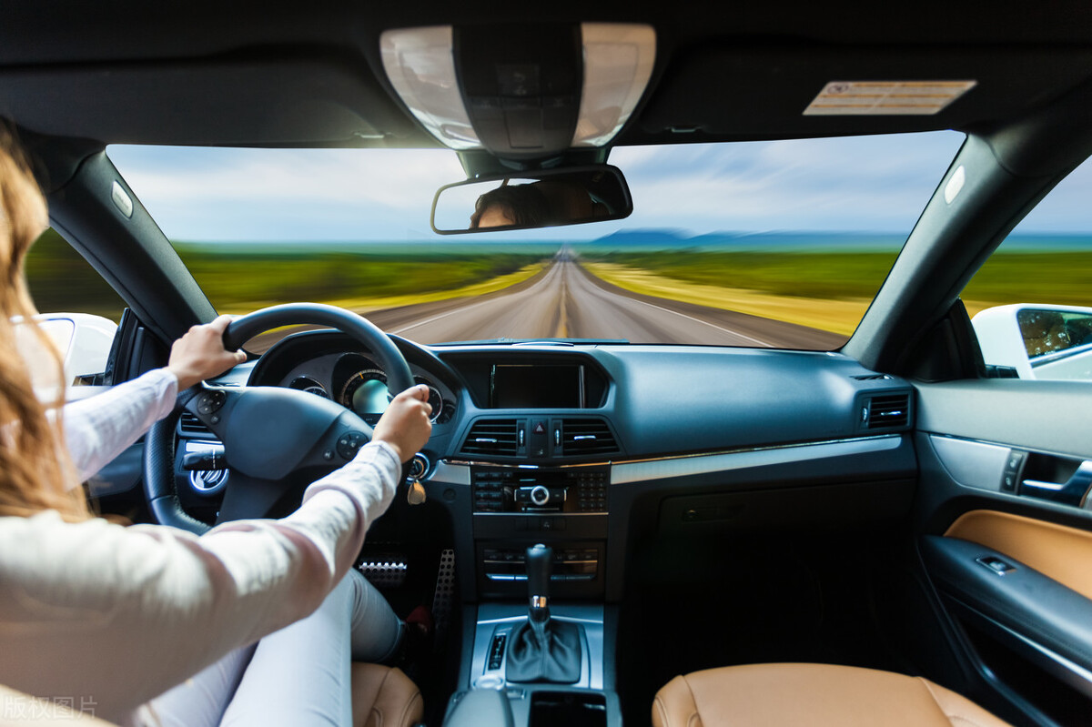 How can I stop worrying about the car behind while driving? - iNEWS