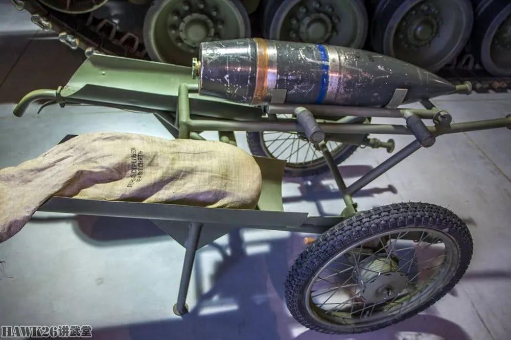 Putin's heavy hammer - Russian 2S7M "protractor" 203mm self-propelled ...