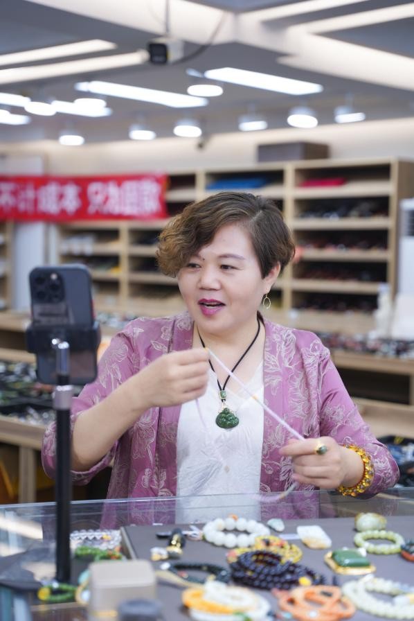Jade Master, Jewelry Pioneer—Shan Junmei let the world see the charm of ...