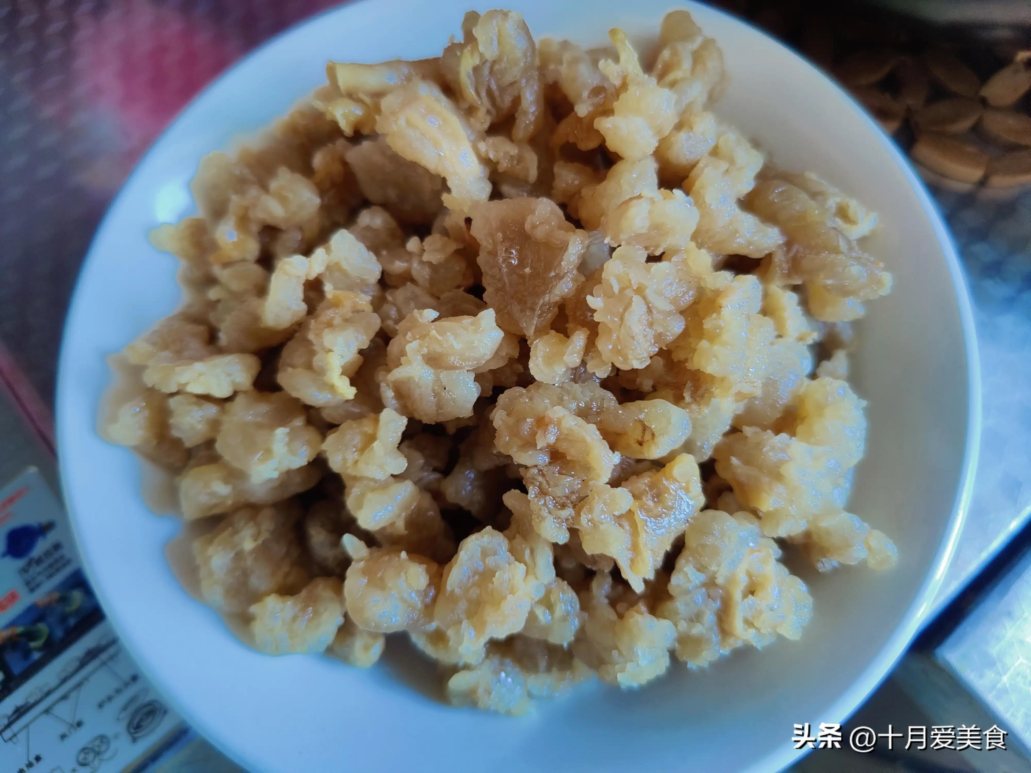 Steamed buns stuffed with oil dregs and cowpea - iMedia