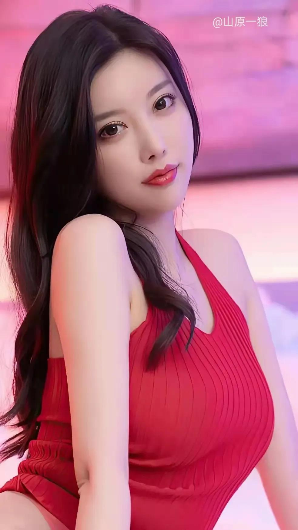 Yang Chenchen, the goddess of temperament - iNEWS