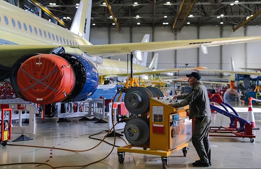 Step inside Sukhoi and see how Russia's superjet 100 is made - iNEWS