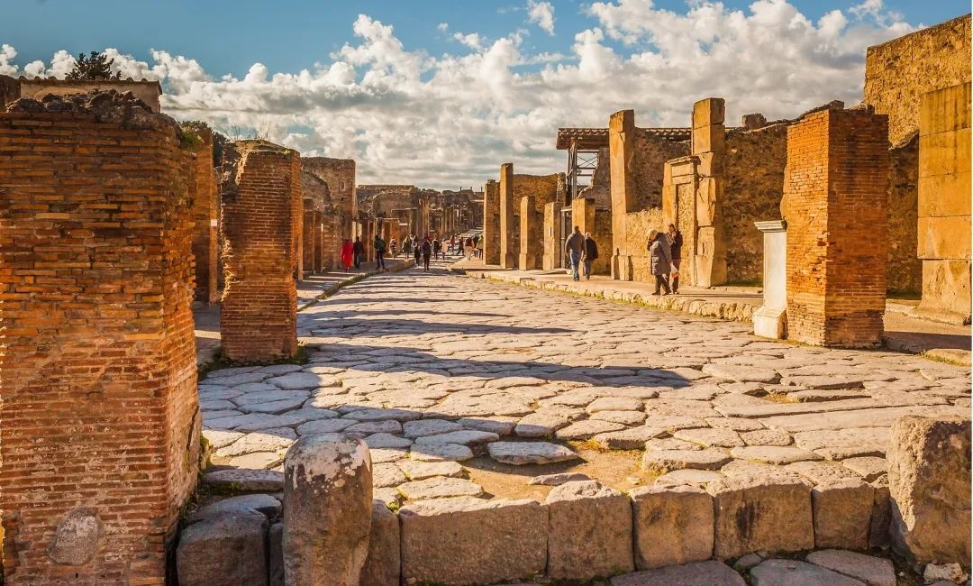 CIELOBLU cherub "Pompeii red", open dusty memory and life - iNEWS