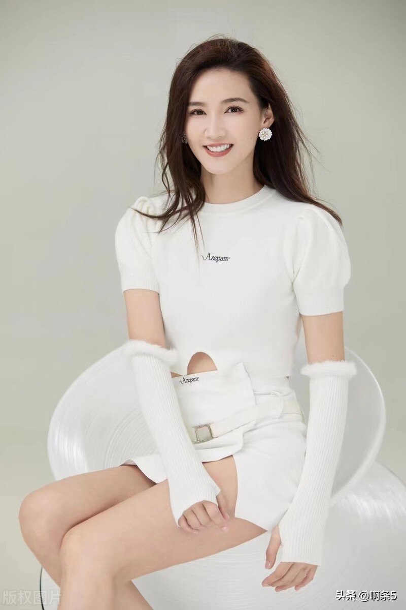 Zhou Kaikai Photo Album - iNEWS