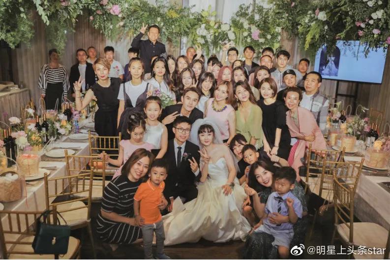 Wang Kai, Zhang Jianing and others attended the wedding, the stars are ...