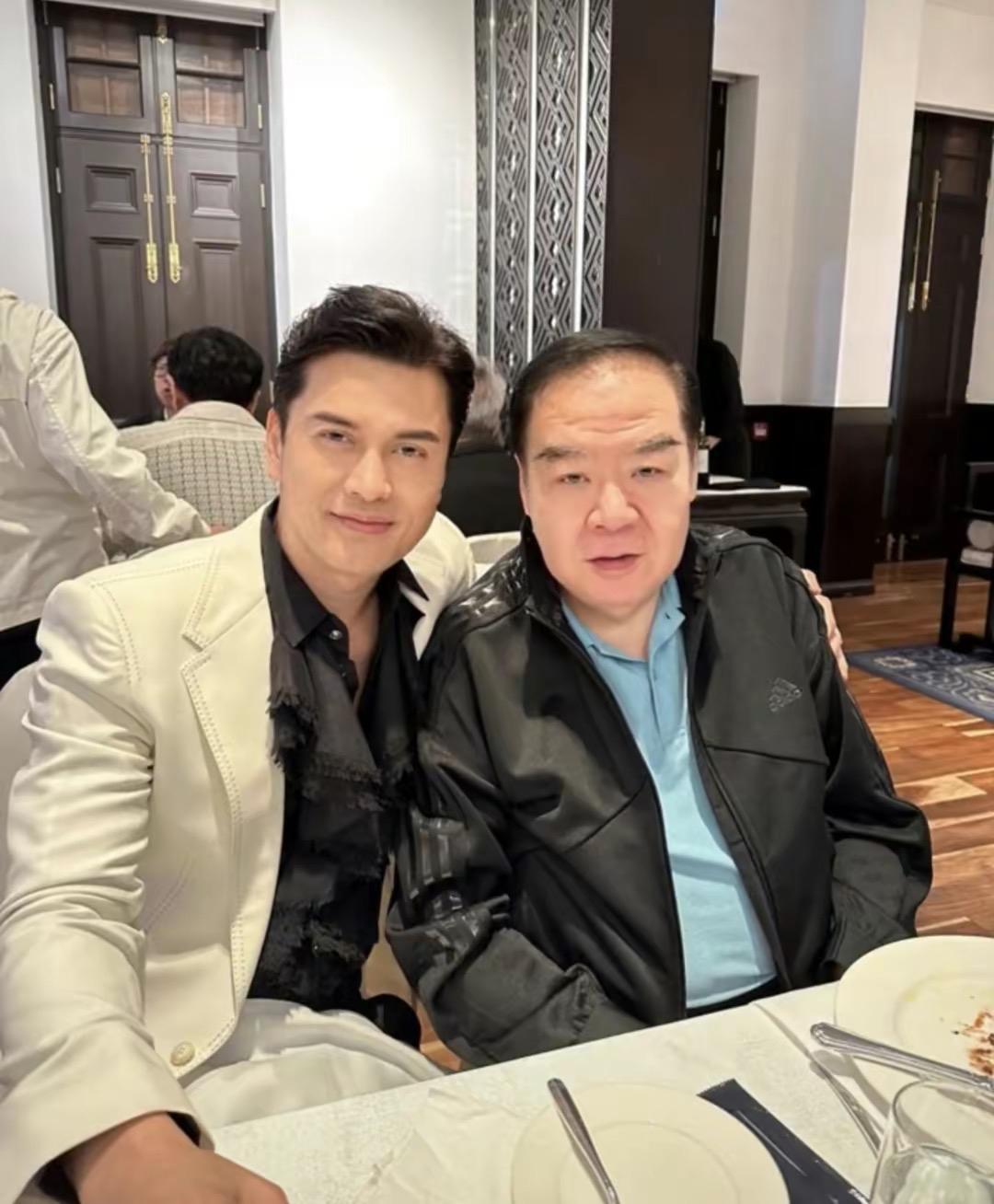 Exposure of Lu Liangwei Ye Tong's party scene: 67-year-old Lu Liangwei kisses Ye Tong, 72-year ...