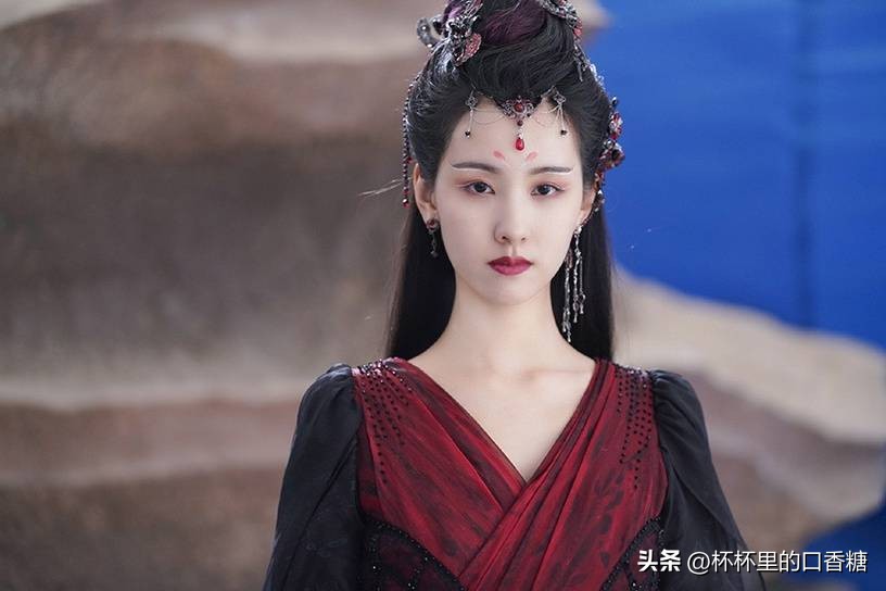 Top 8 popular actors in April! Yu Shuxin is seventh, Bailu & Luo Yunxi ...