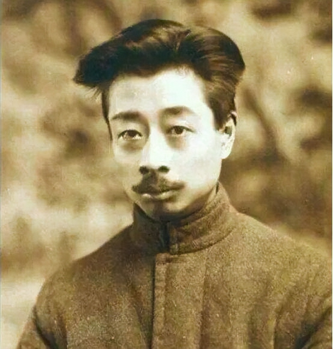 250 letters of correspondence, living in Lu Xun's house for many years ...