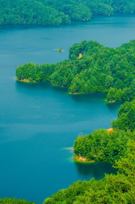 The mountains and lakes are the preface, witnessing the island of ...