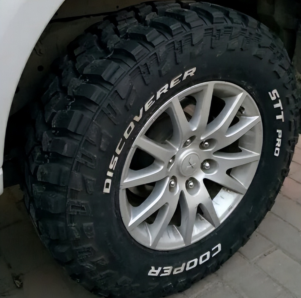 Automatic four-wheel drive large row, driving is cool - iNEWS
