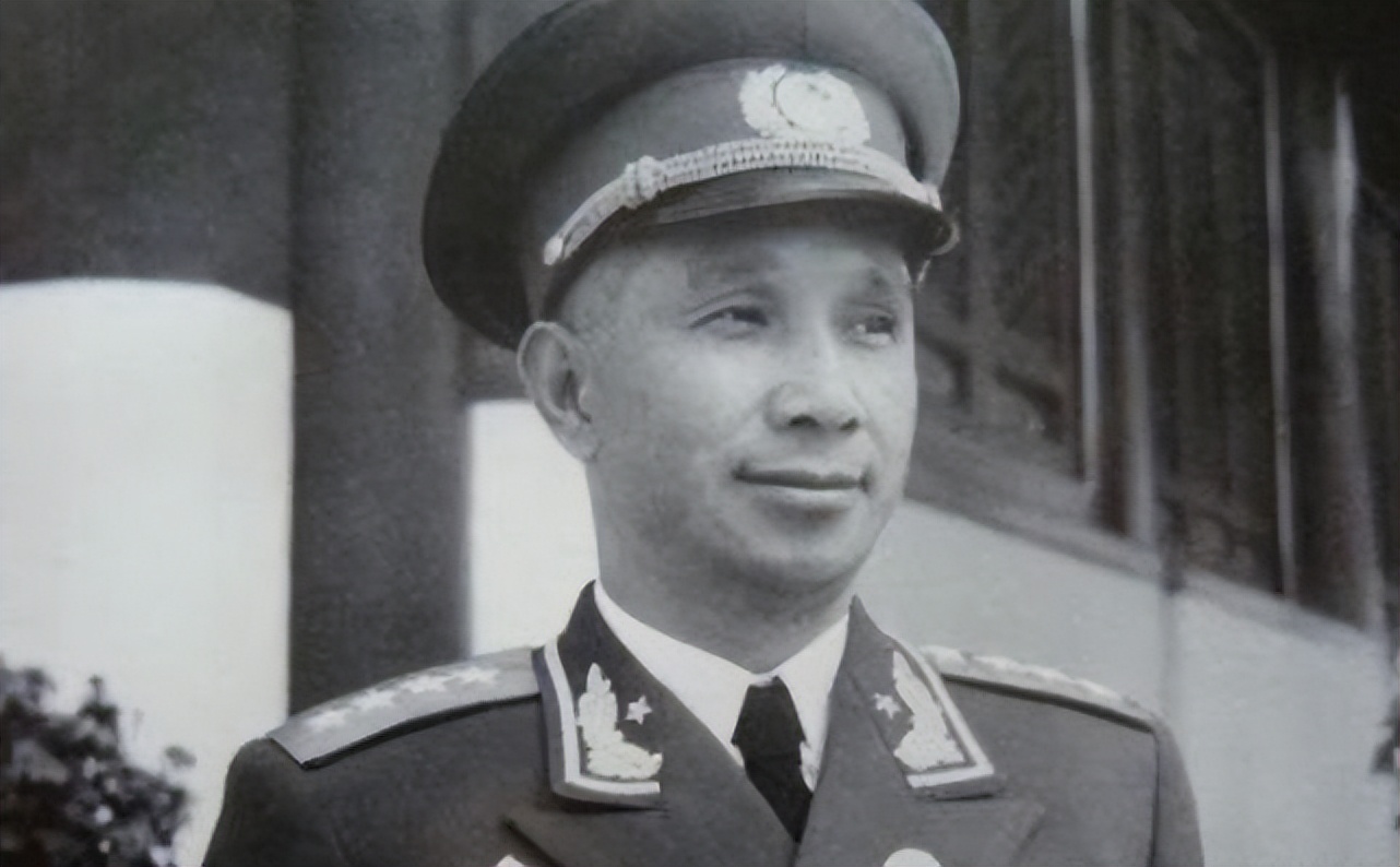 Deng Hua supported Mr. Peng and was sent to Sichuan. Only one of the ...