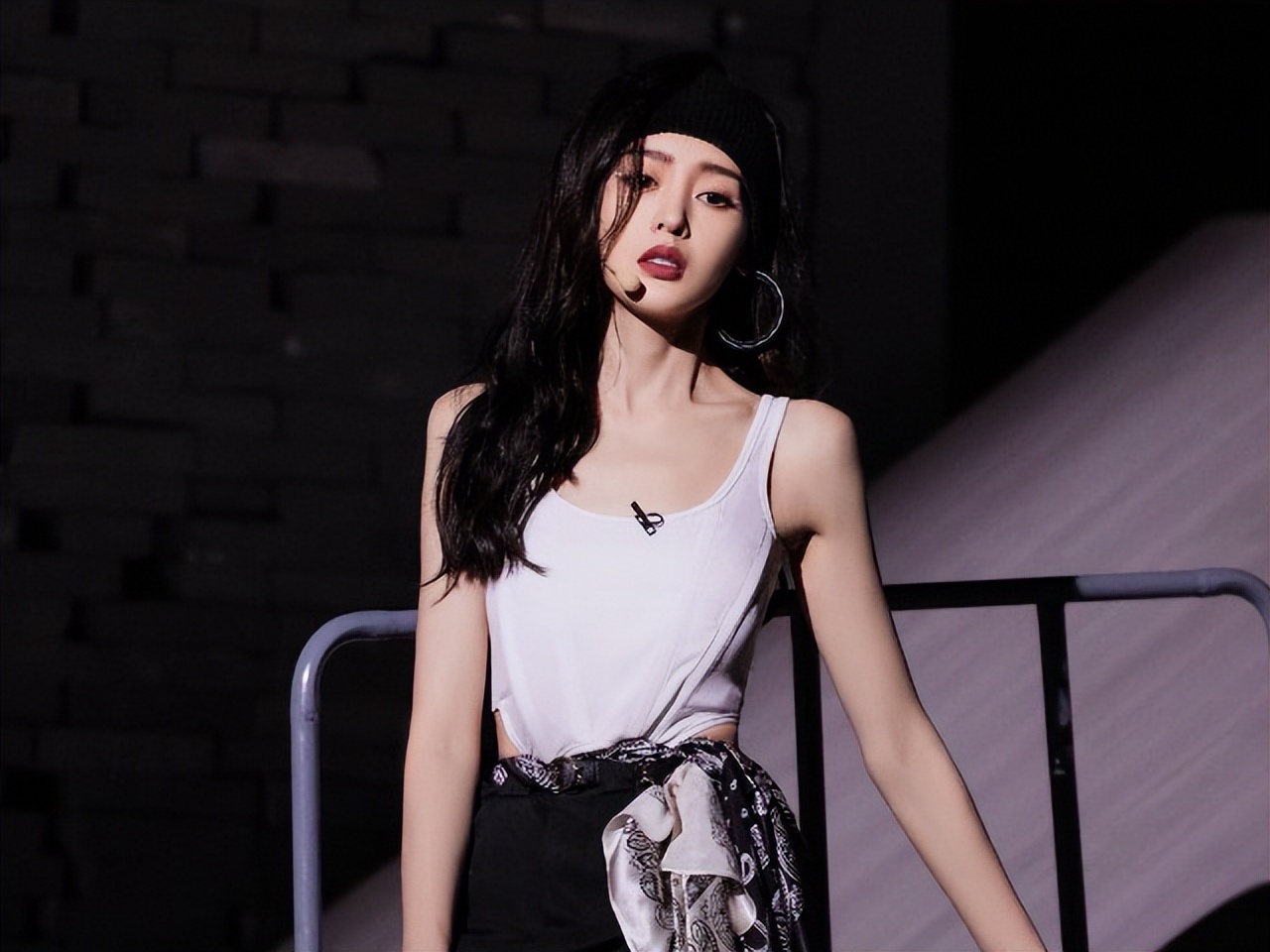 Sister Lang's stage is too exciting, Zhang Tianai turned somersaults ...