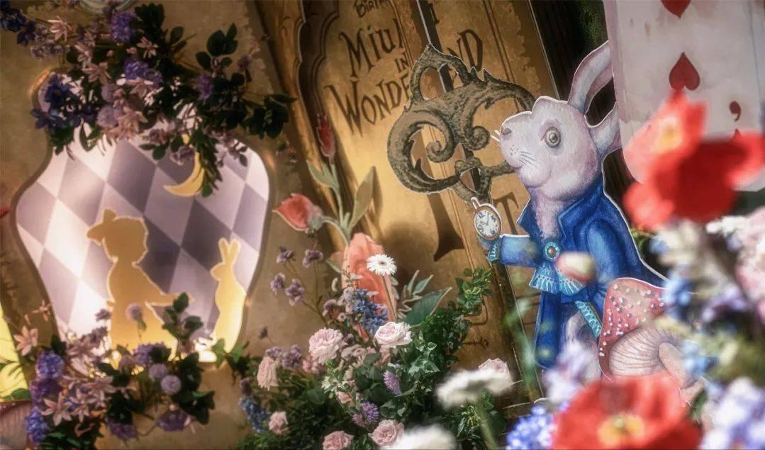 Explore the artistic features of the movie "Alice in Wonderland" - iMedia