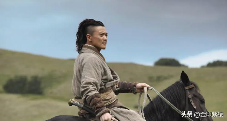 In the movie "Embroidered Spring Knife", how big is the gap between ...