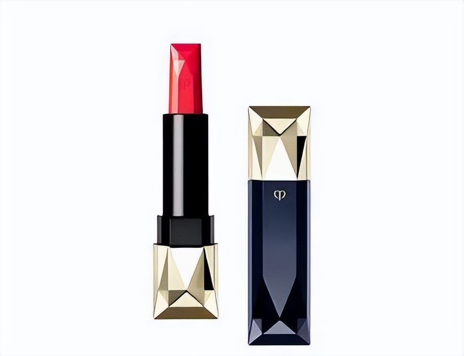 Popular lipstick review!Some lipsticks actually look dark and old ...