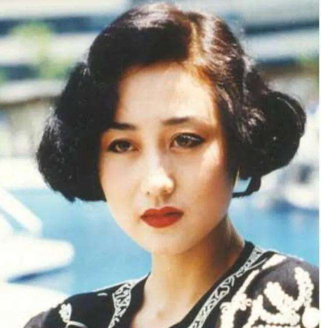 "Intervene in the marriage of the gambling king and crowd out Huang ...