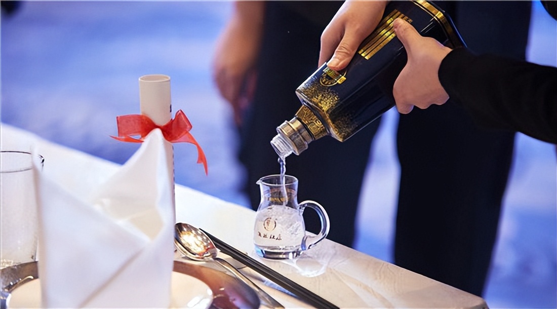 A cup of Dukang wine to worship ancestors - iNEWS