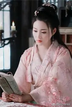 I want to express my love with the waning moon, but the quiet moon ...