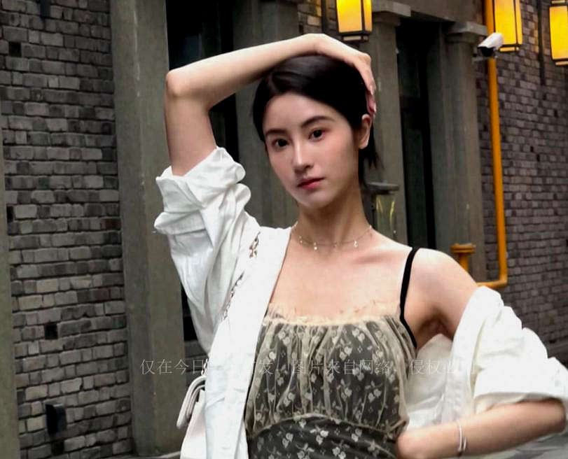 Qin Junjie's relationship was exposed and he and Mao Xiaohui returned to the hotel together and ...