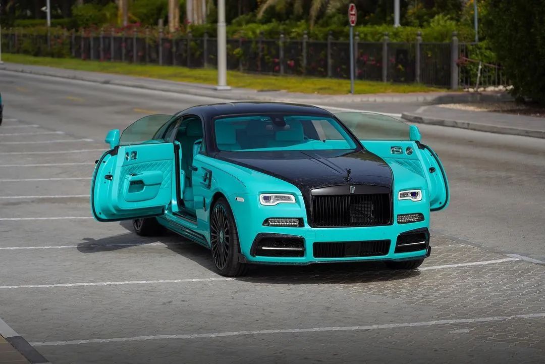 Super luxury coupe ceiling - MANSORY Maisha Rui makes Phantom more "goddess" style - iNEWS