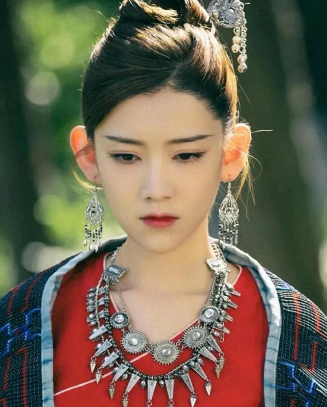 The female lead in the short drama is so beautiful! Putting Ren Min ...