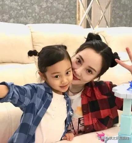 Li Xiaolu's daughter, Tianxin, can play the piano well at the age of 9 ...