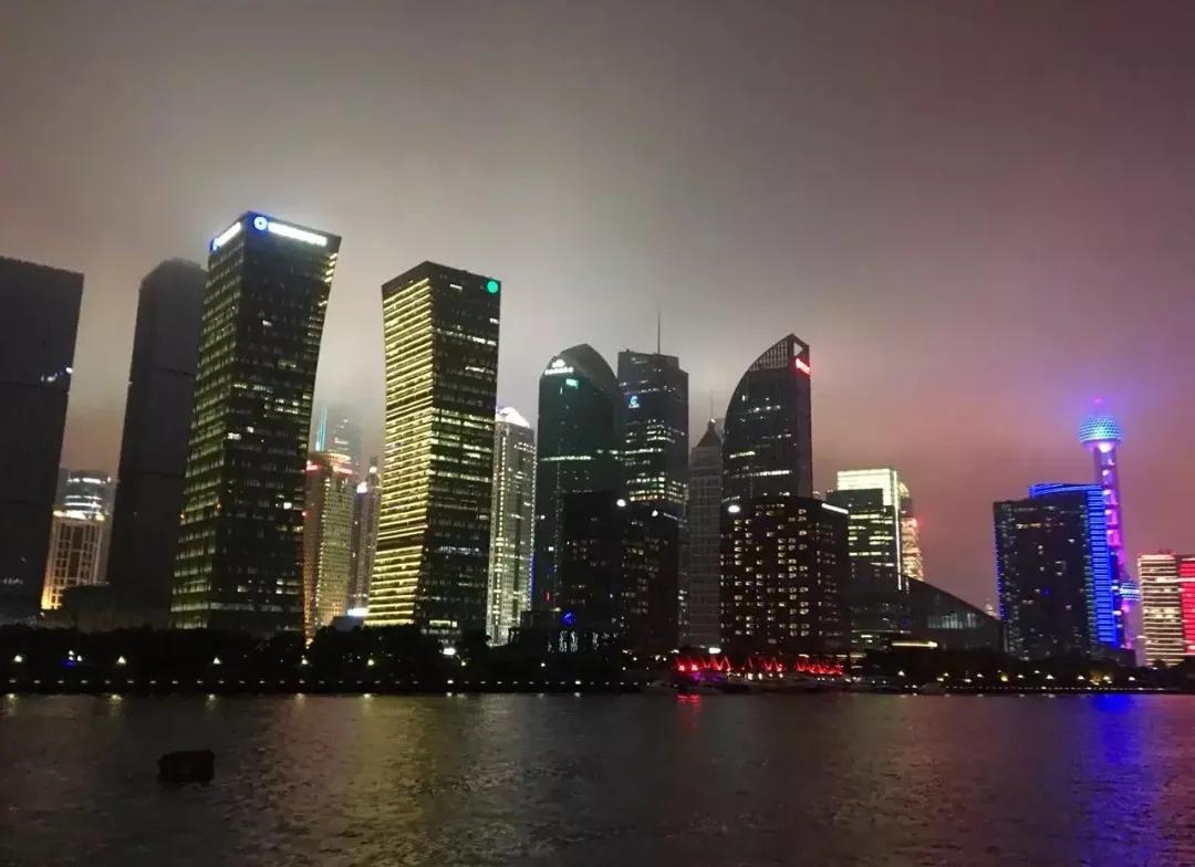 Shanghai: fading alley fireworks - iNEWS