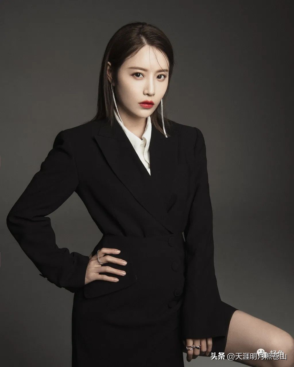 With her cute little dimples, she has such a proud figure - iNEWS