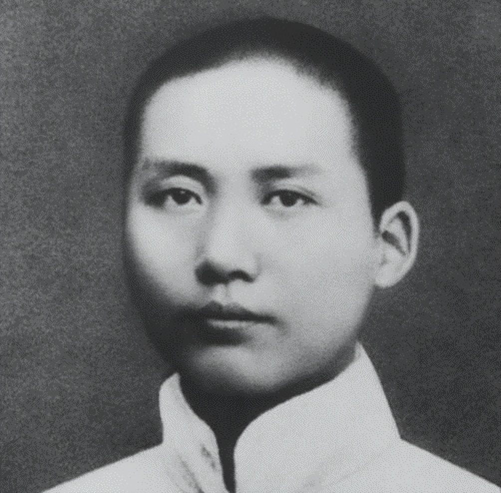 In 1962, Mao Anqing returned to his hometown to worship his mother, but ...