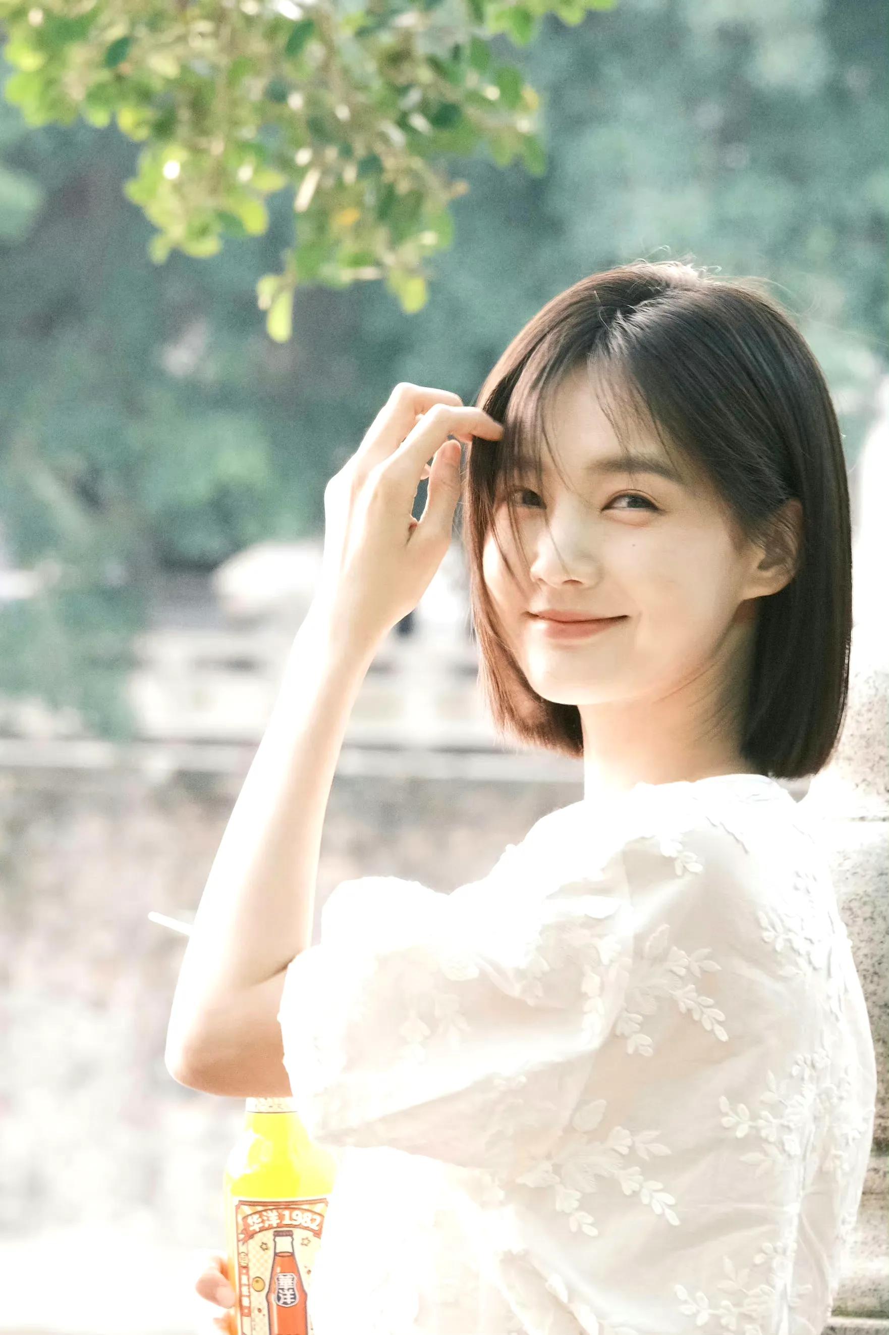 Beautiful Li Yitong - iMedia