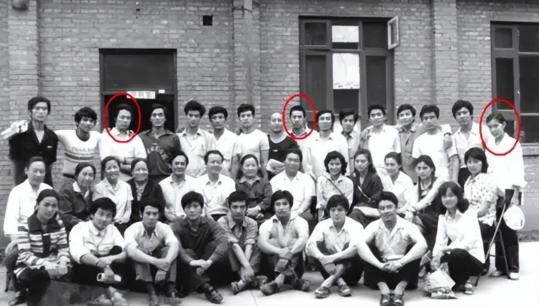 Acting as "Huang Ama" on the surface, but actually raising a "harem ...
