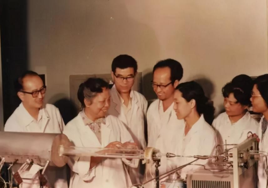 In 1957, Lin Lanying, the mother of semiconductors, returned to China ...