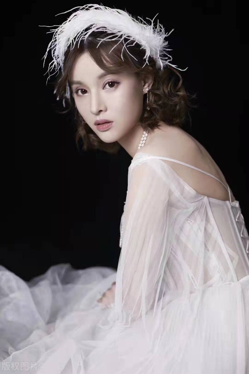 Princess Liao Jingxuan in the oil painting - iNEWS